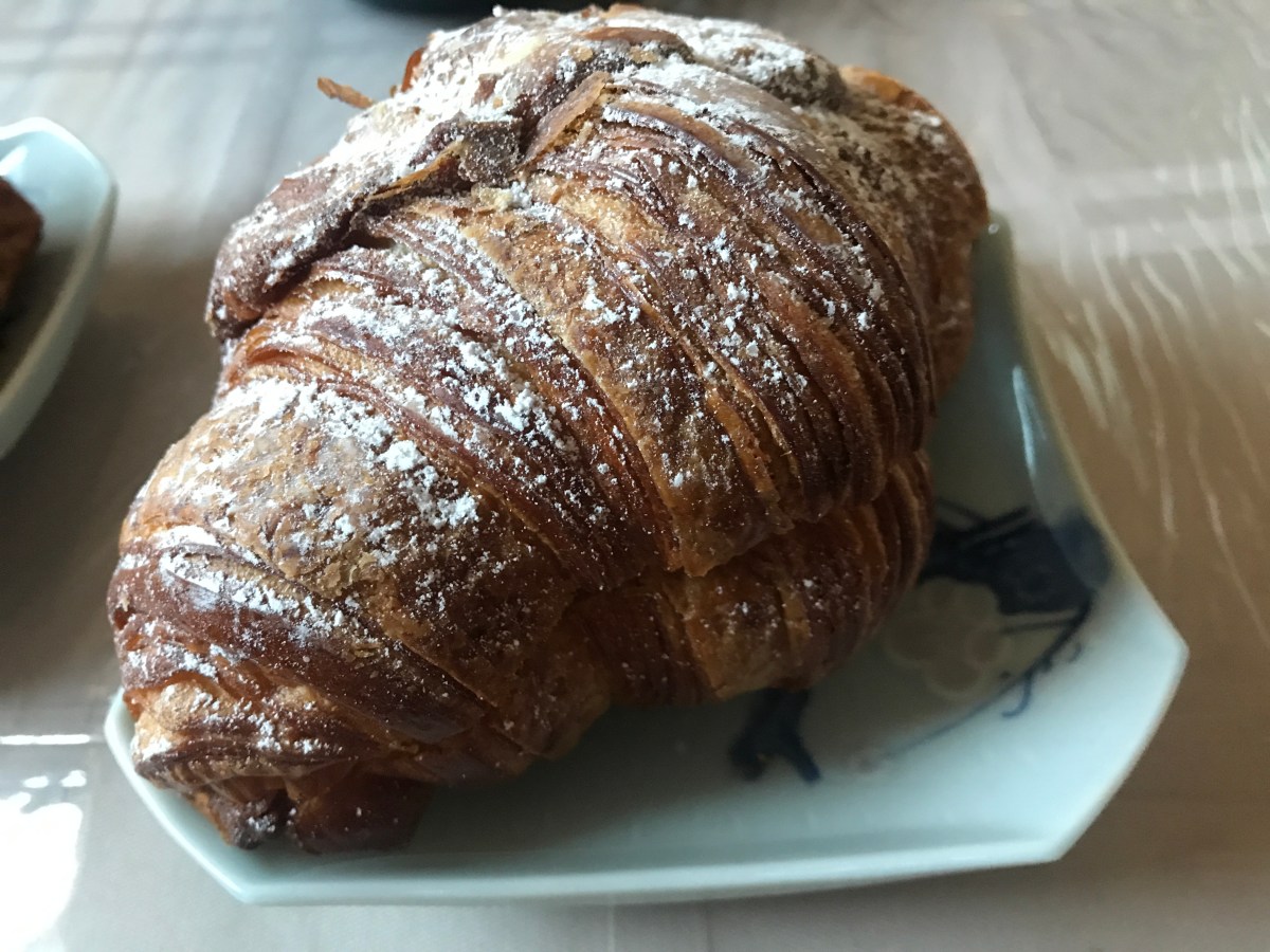 The Perfect Croissant/Word – Chicks on the Case